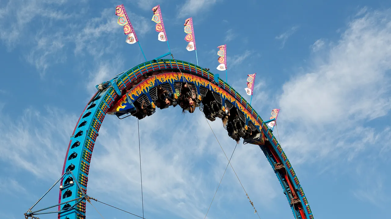 Roller-Coaster Leaves Riders Stuck in the Air - Letterly Journal