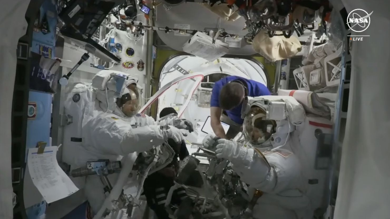 NASA Astronauts Stay On the I.S.S After a Spacecraft Malfunction ...