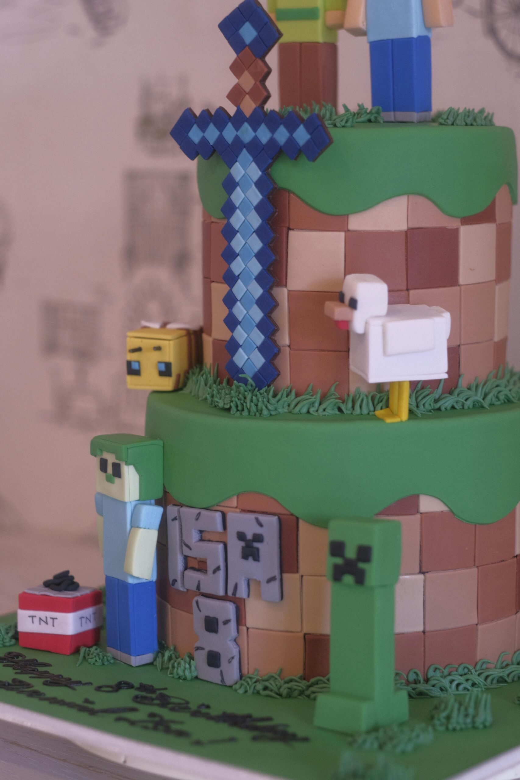 Minecraft Introduces a Small Copper Statue: The Copper Golem - Letterly ...